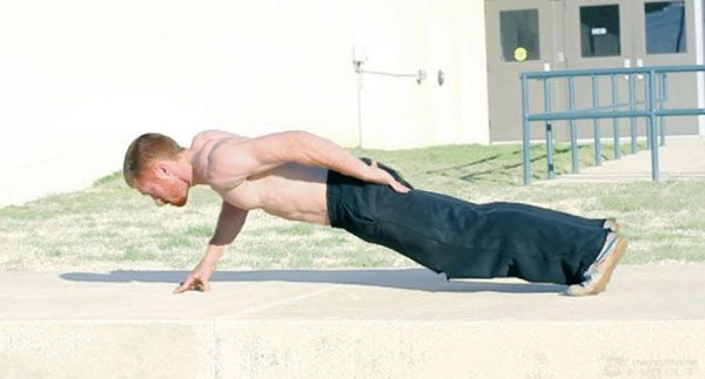 One-Arm Push-Ups - Do The Upper Body Exercise Correctly — AAFS